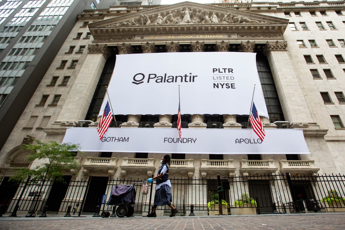 Palantir Executive Stands Firm on Controversial Immigration ...